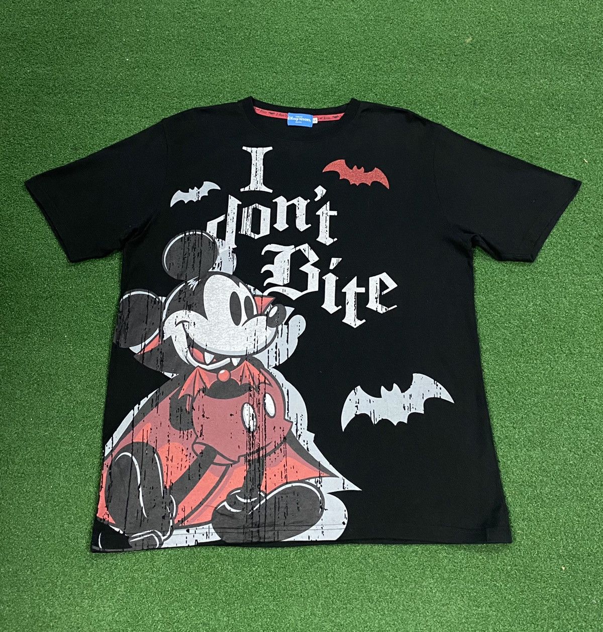 Disney × Mickey Mouse DISNEY MICKEY MOUSE DRACULA TSHIRT #pakzue2524B ...