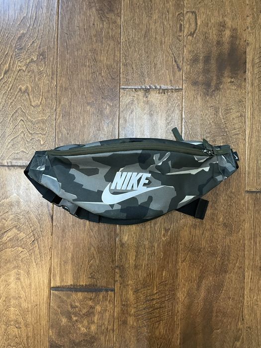 Nike Vintage Nike Side bag | Grailed