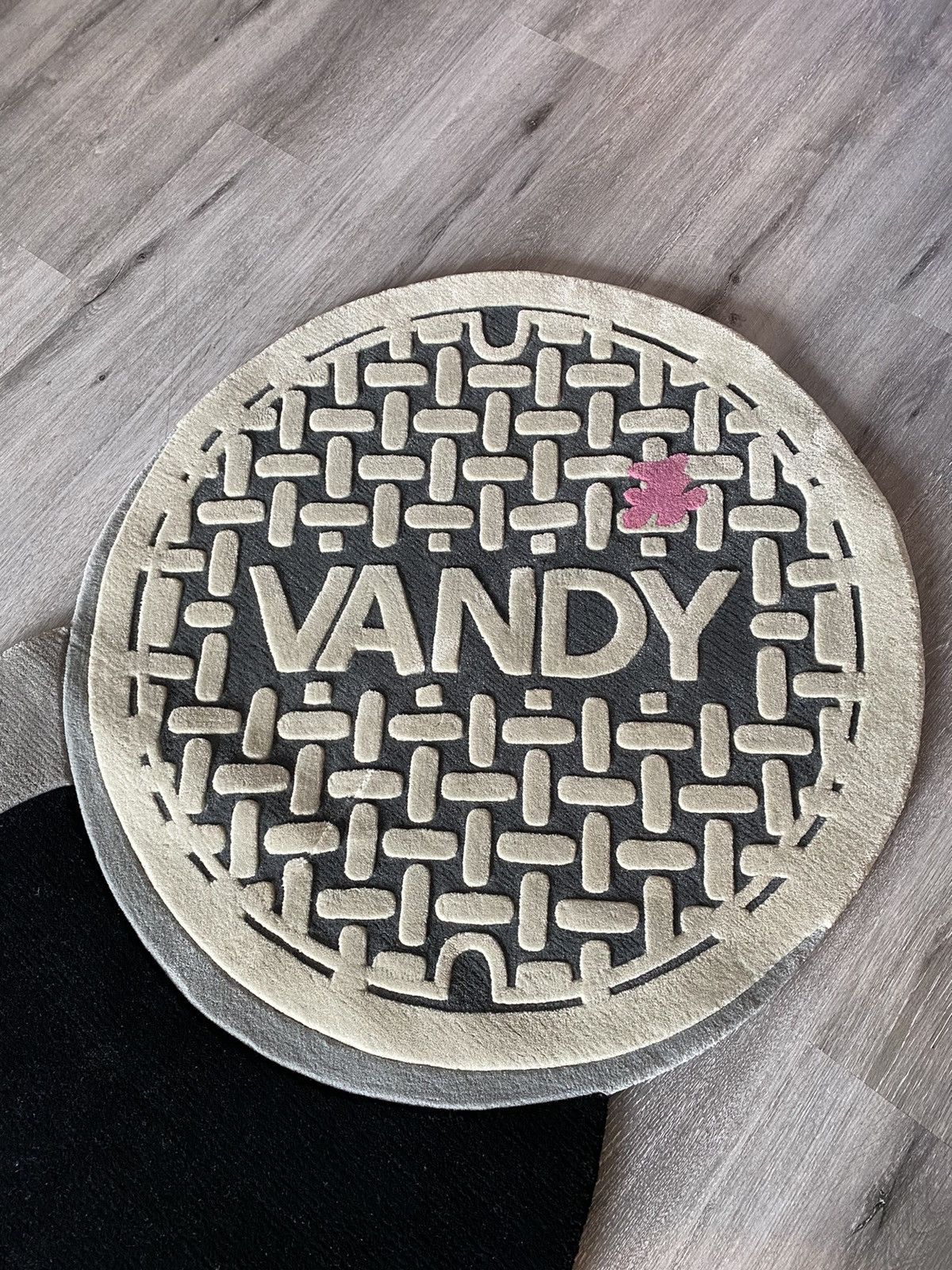 Vandy The Pink Vandy the Pink Manhole Rug | Grailed