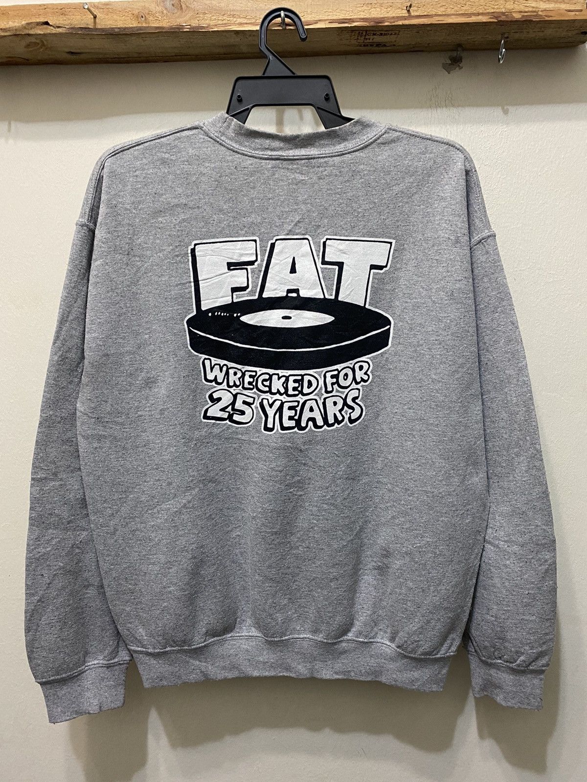 Band Tees × Death Row Records × Vintage CREWNECK FAT WRECK CHORDS | Grailed