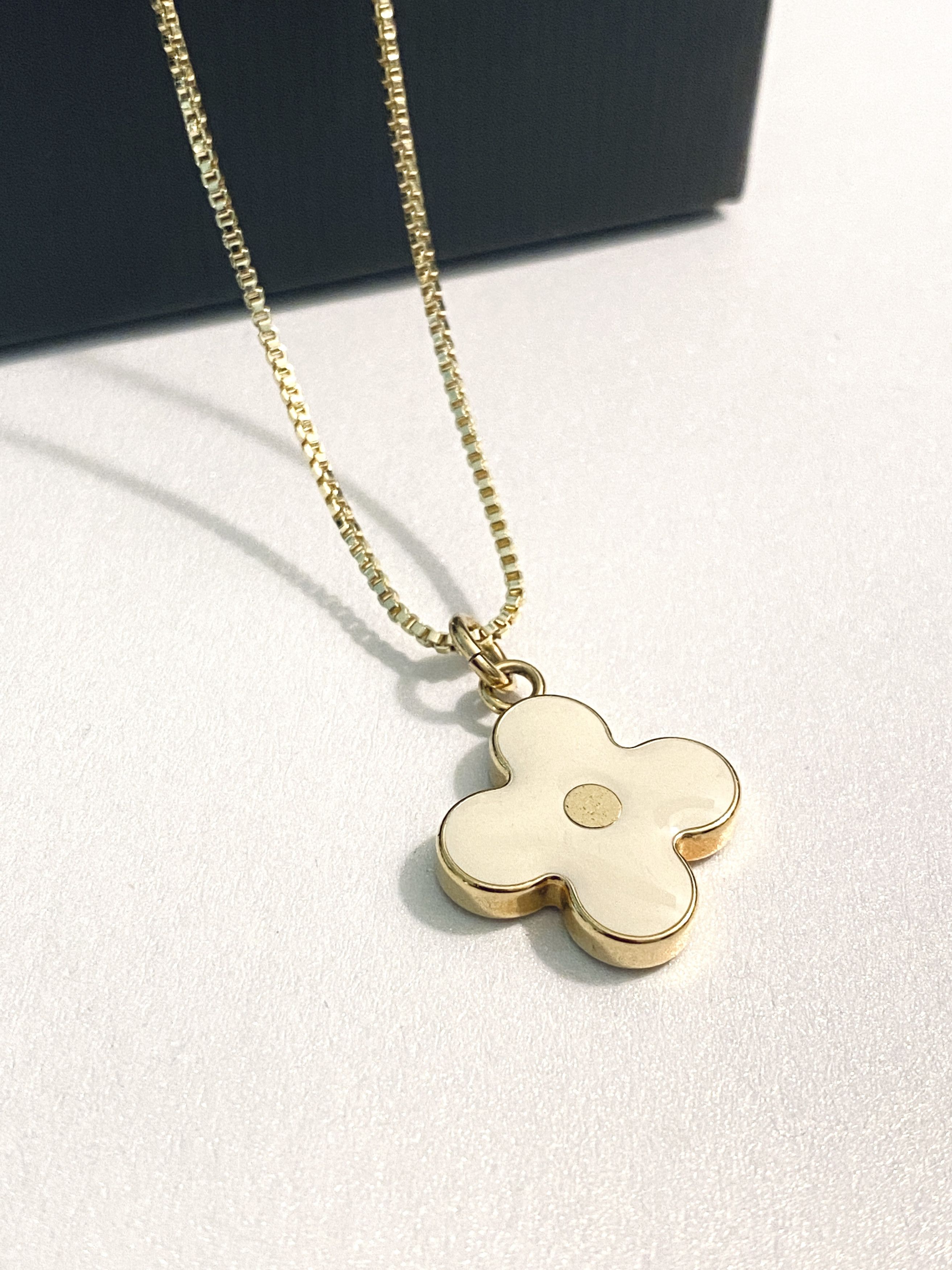 Louis Vuitton Louis Vuitton LV Clover Pendant on Chain/Necklace | Grailed