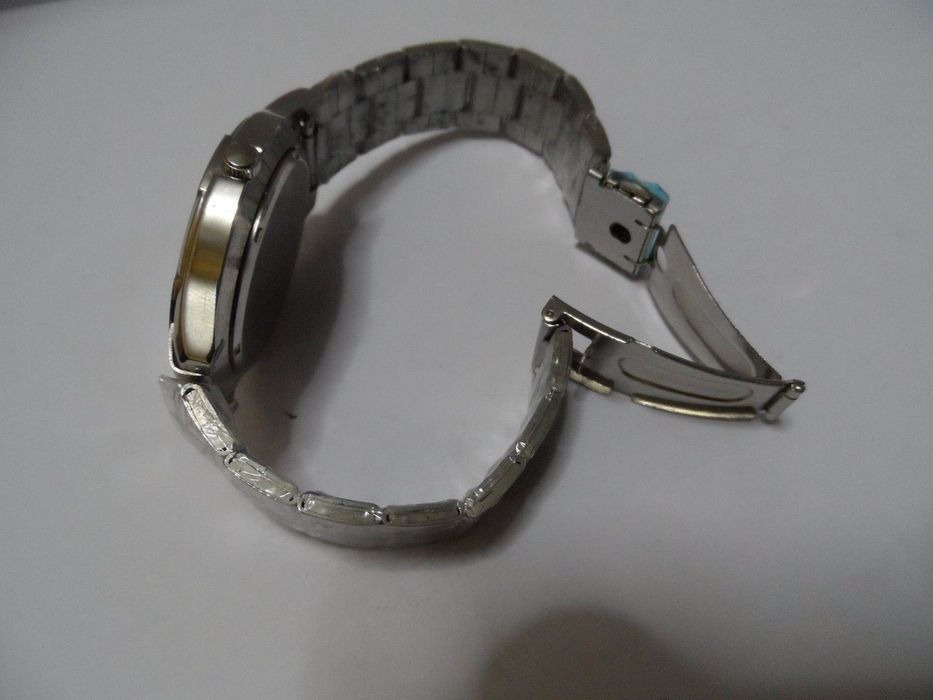 Watches 2010 chrysler town country wagon touring steering Watches | Grailed