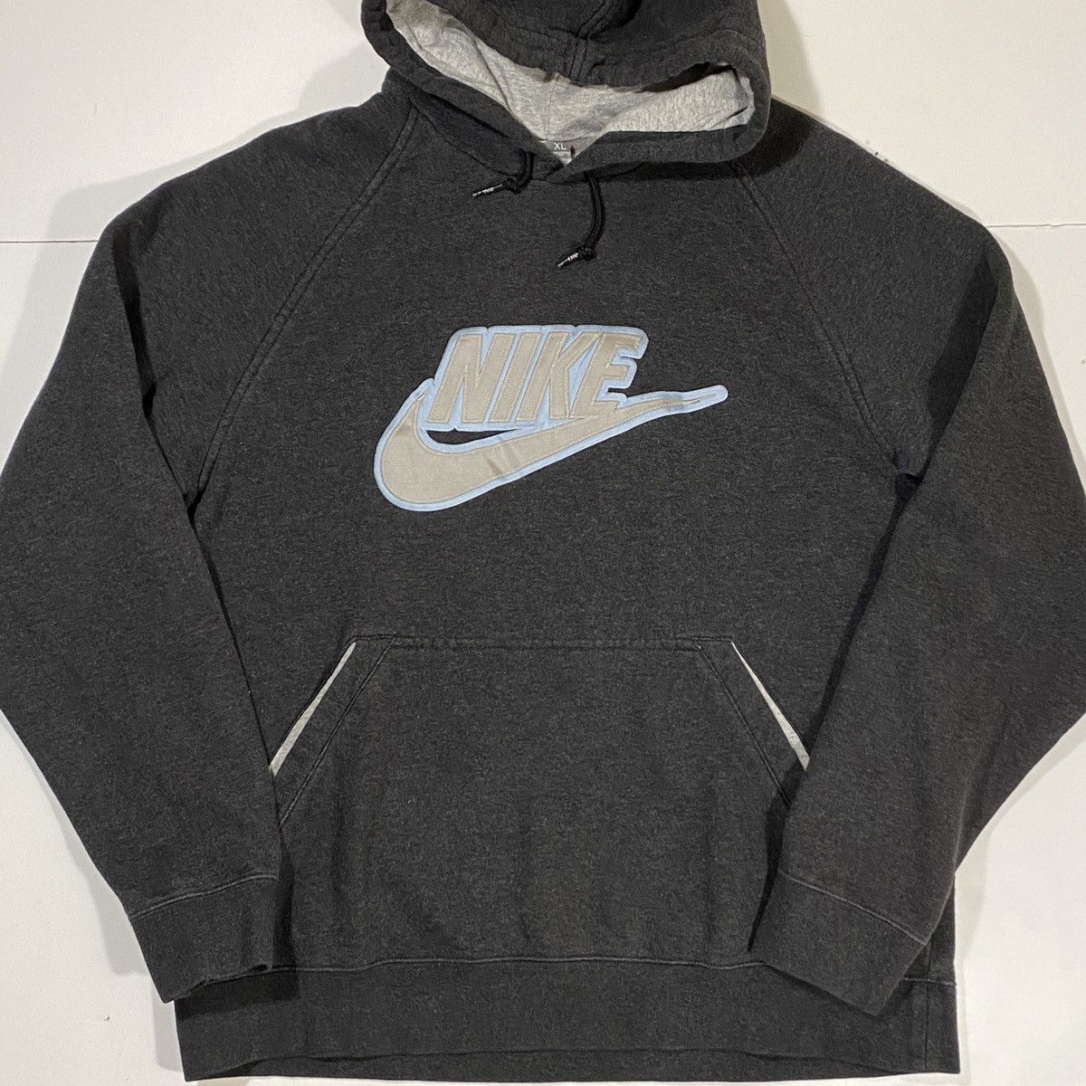 nike-streetwear-vintage-vintage-nike-logo-hoodie-grailed
