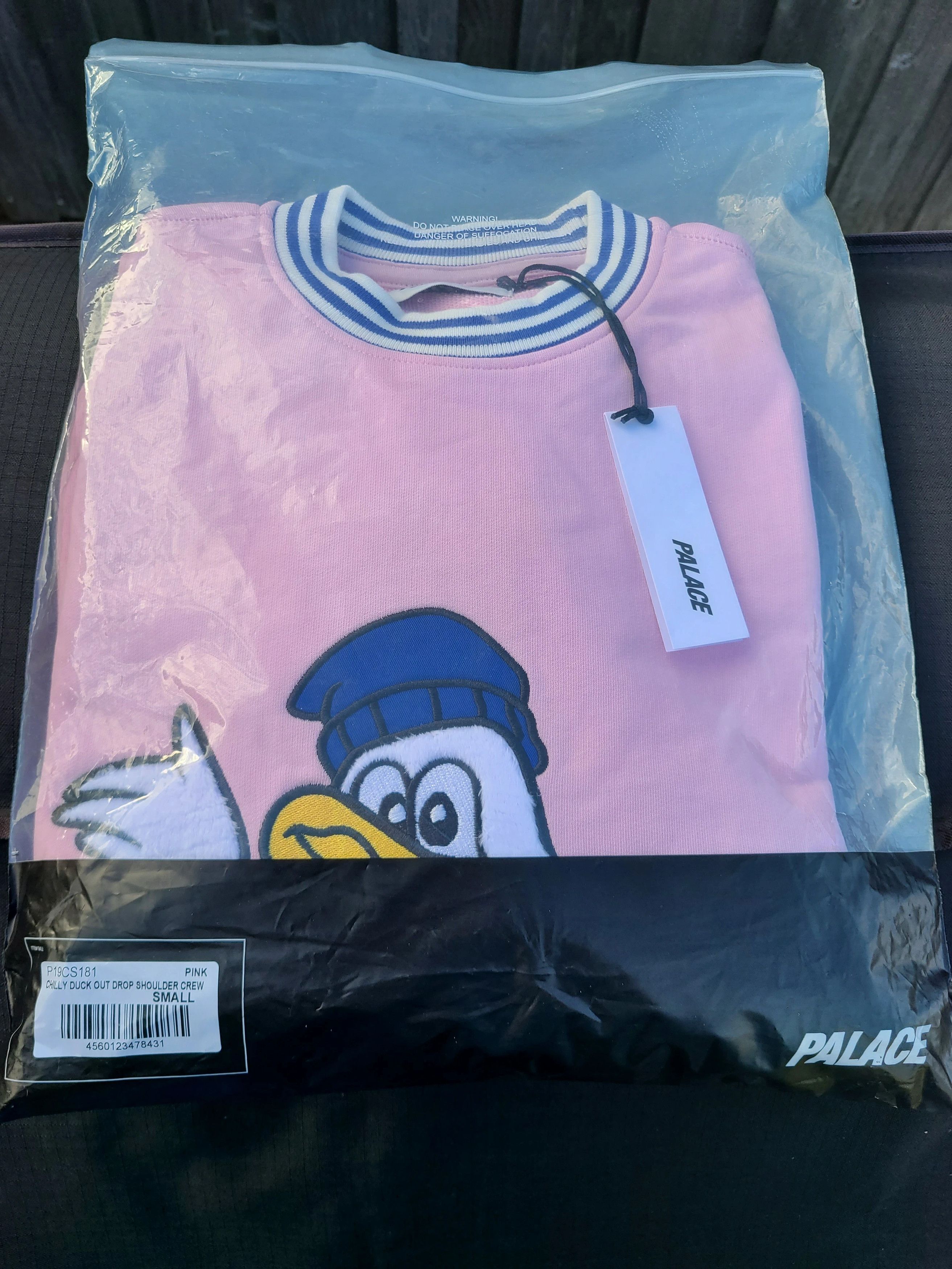 Palace CHILLY DUCK OUT DROP SHOULDER CREW PINK | Grailed
