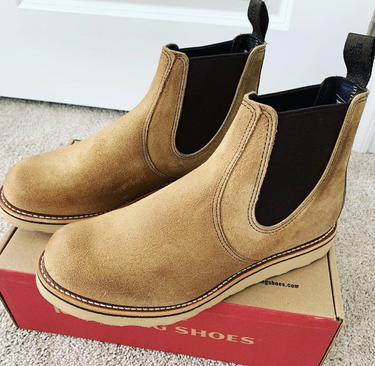 Red Wing RED WING CLASSIC CHELSEA 3192 MULESKINNER US 9D NWB | Grailed