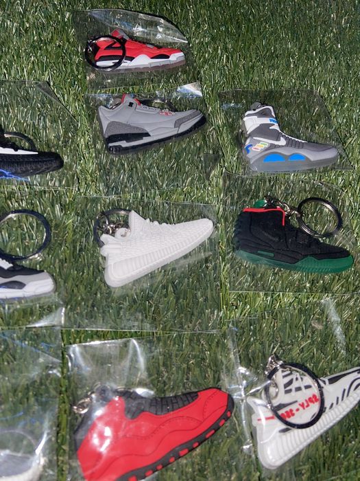 Jordan Brand Air Jordan 4 Keychain | Grailed