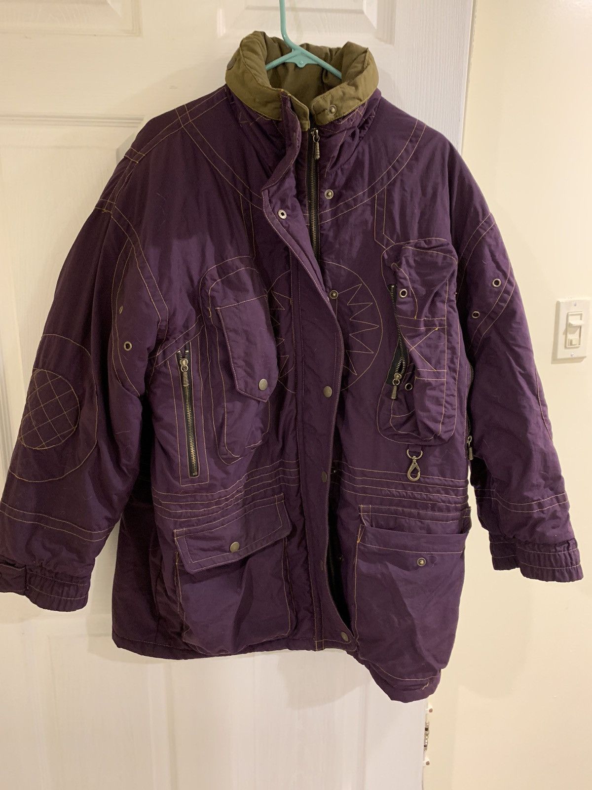Designer × Luxury × Vintage Purple Down Jacket Unique pattern and ...
