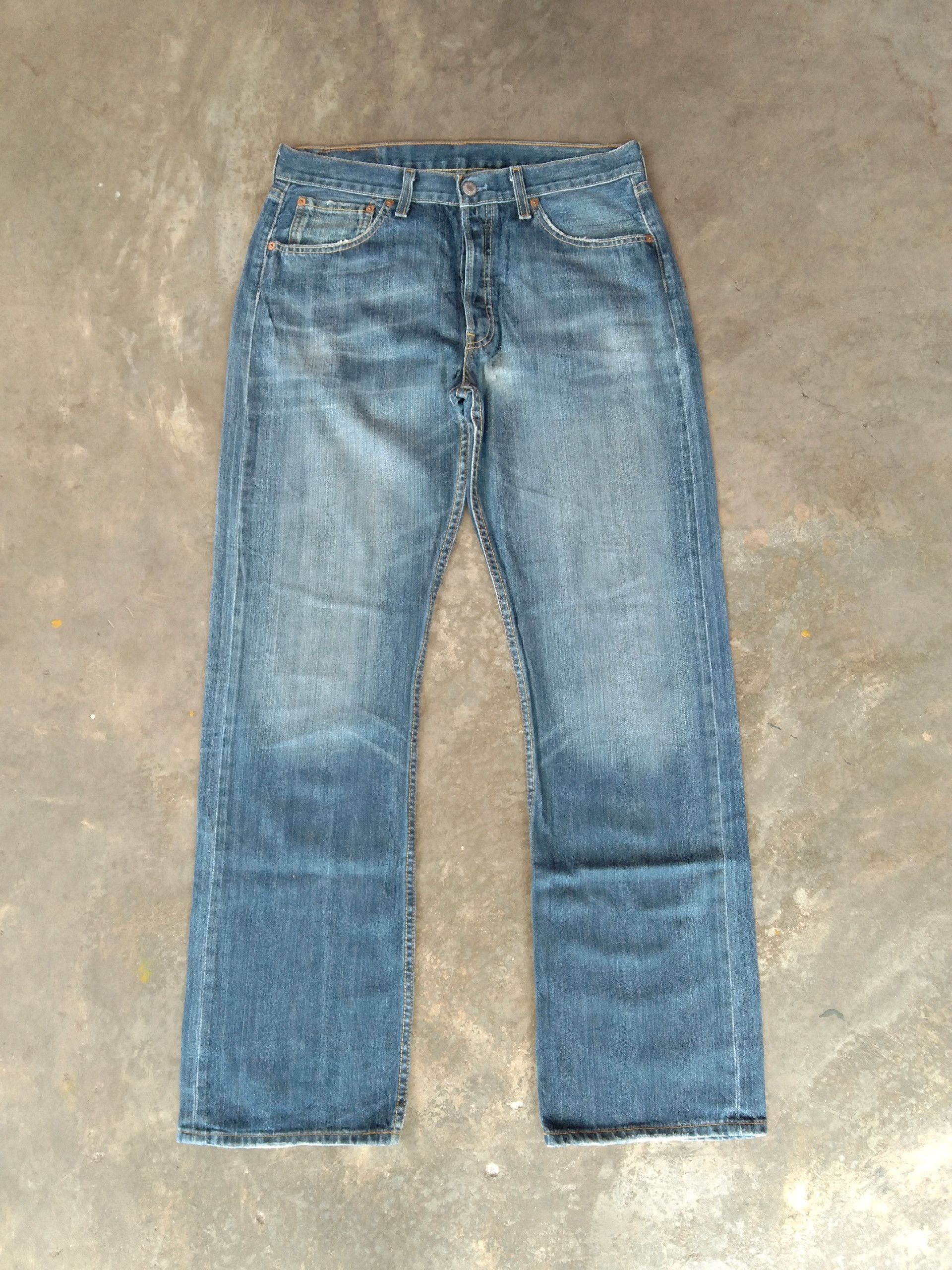 Vintage Vintage Levi's 501 Jeans Faded Blue 32x32 Denim | Grailed