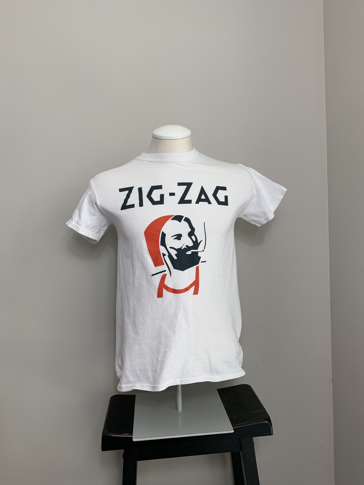 Gildan × Streetwear × Vintage Zig zag tee smoker / stoner wiz khalifa ...