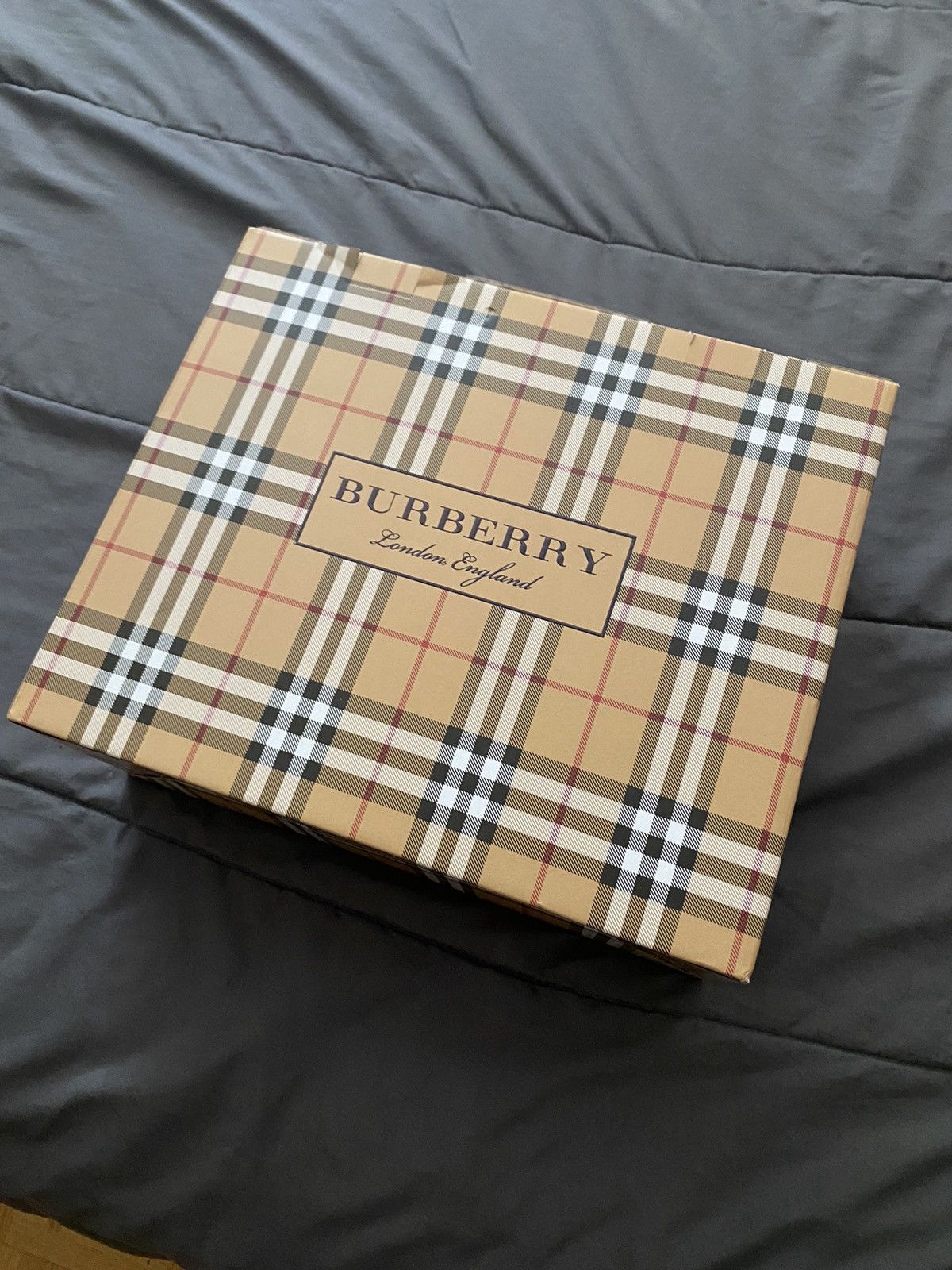 Burberry Burberry Box Cardboard | Grailed