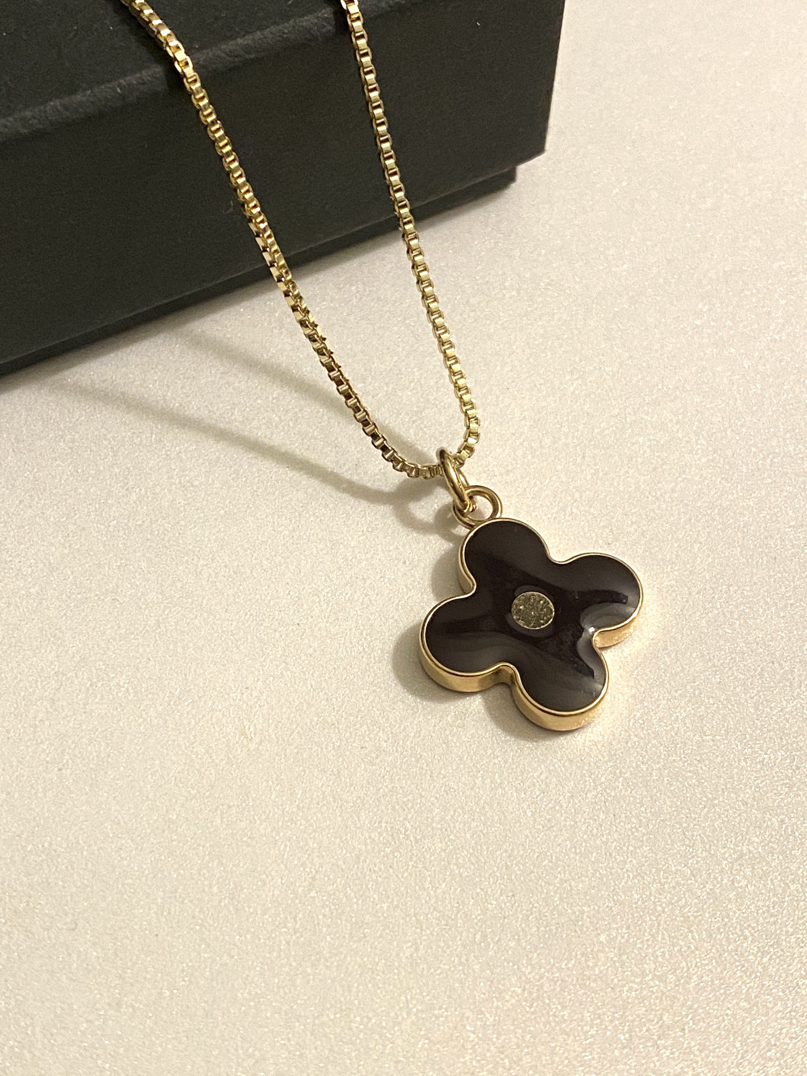 Louis Vuitton Louis Vuitton LV Clover Pendant on Chain/Necklace | Grailed