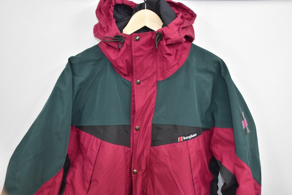 Berghaus Berghaus Trango Extrem 700 gore-tex jacket M | Grailed