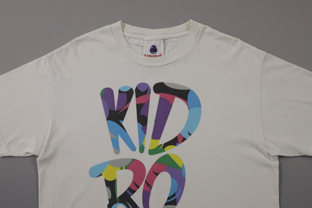 Kid Robot Kidrobot Graffiti Style Spell Out Large Logo Graphic Tee ...