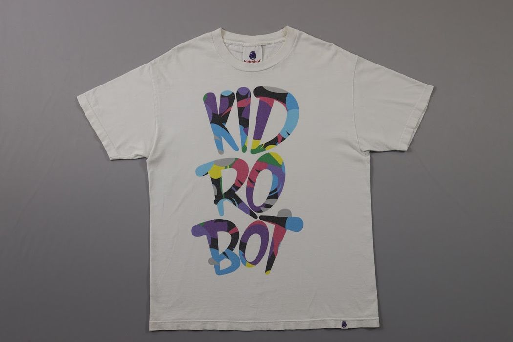 Kid Robot Kidrobot Graffiti Style Spell Out Large Logo Graphic Tee ...