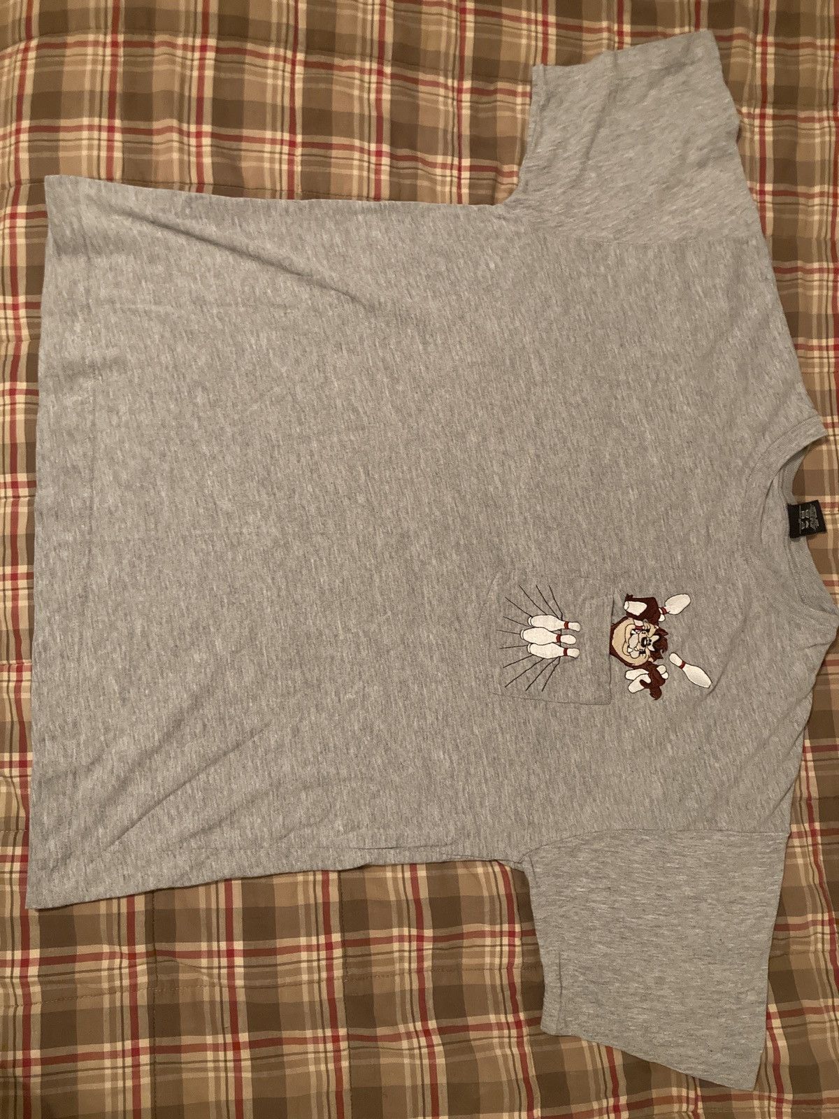 Vintage × Warner Bros 1997 Warner bros taz bowling pocket tee | Grailed
