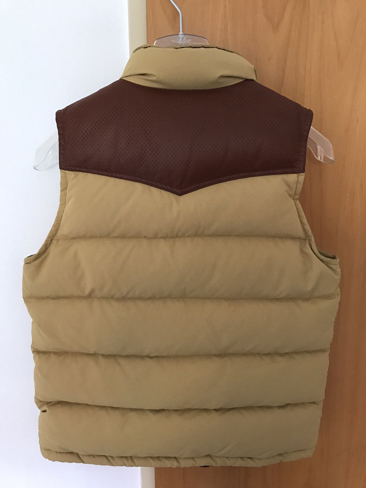 Head Porter Sand Colored Down Vest With Leather Application | Grailed