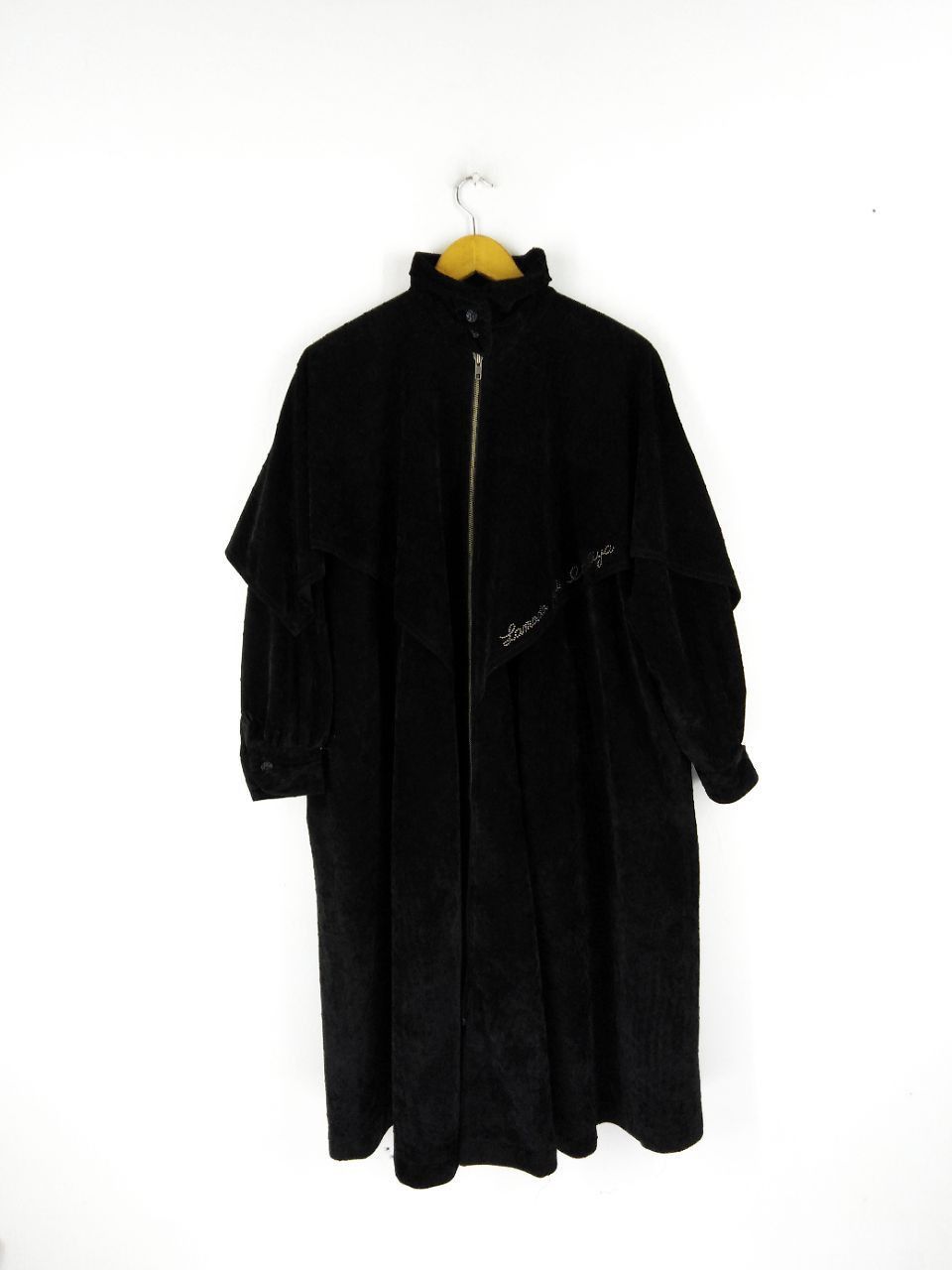 Vintage BLACK VELVET LA MOGA GOJI CLOAK | Grailed