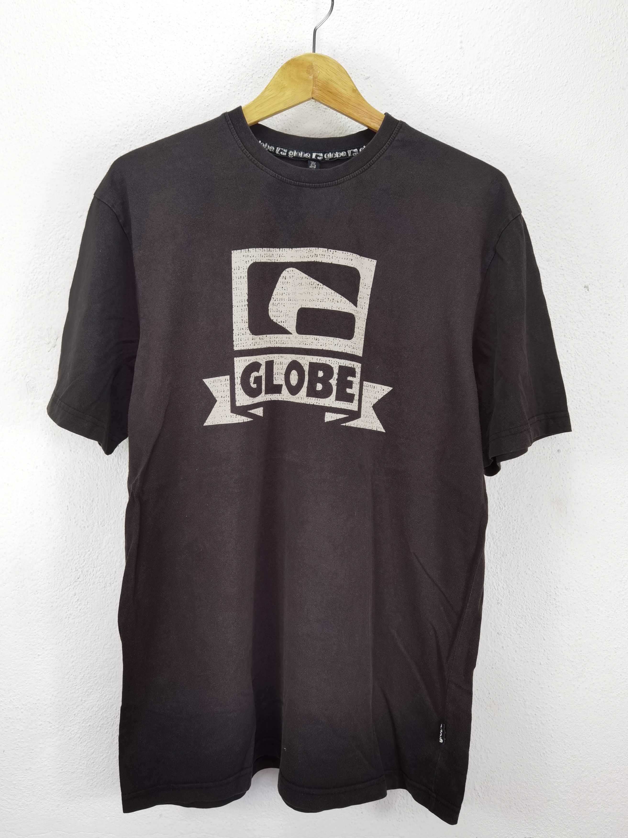 Globe T2 skaters globe shirt big logo | Grailed