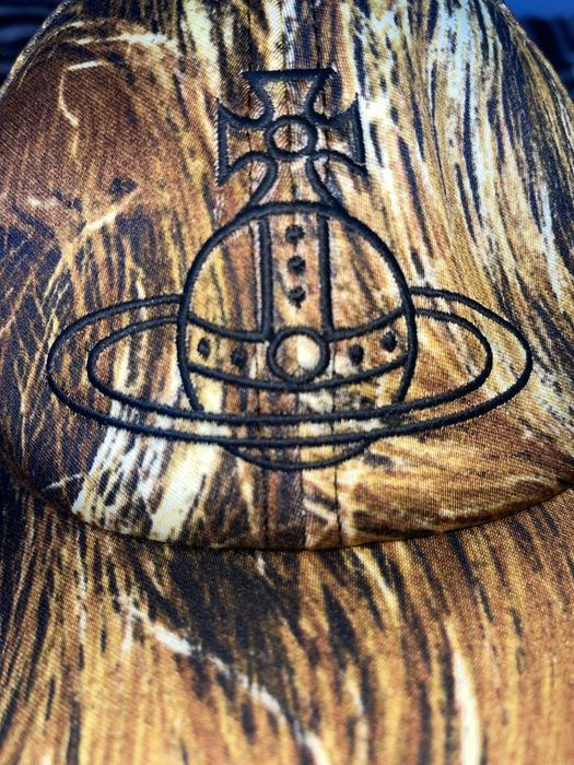 Vivienne Westwood FINAL DROP Vivienne Westwood Hair-Print Orb Baseball ...