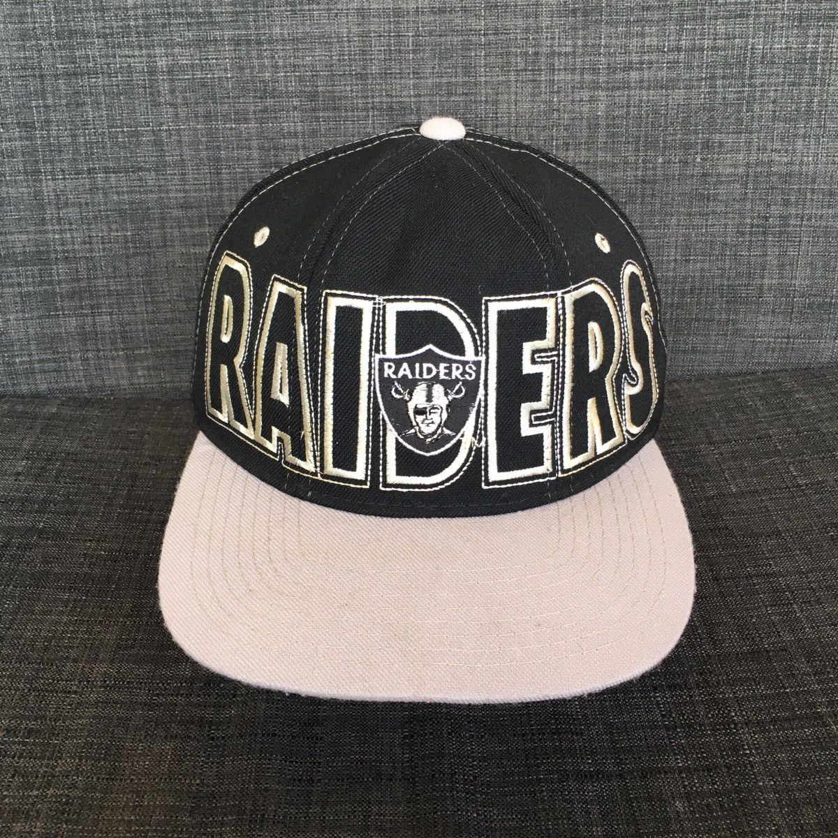 Starter Vintage 90s Oakland Raiders NFL Embroidered Starfit Fullcap ...
