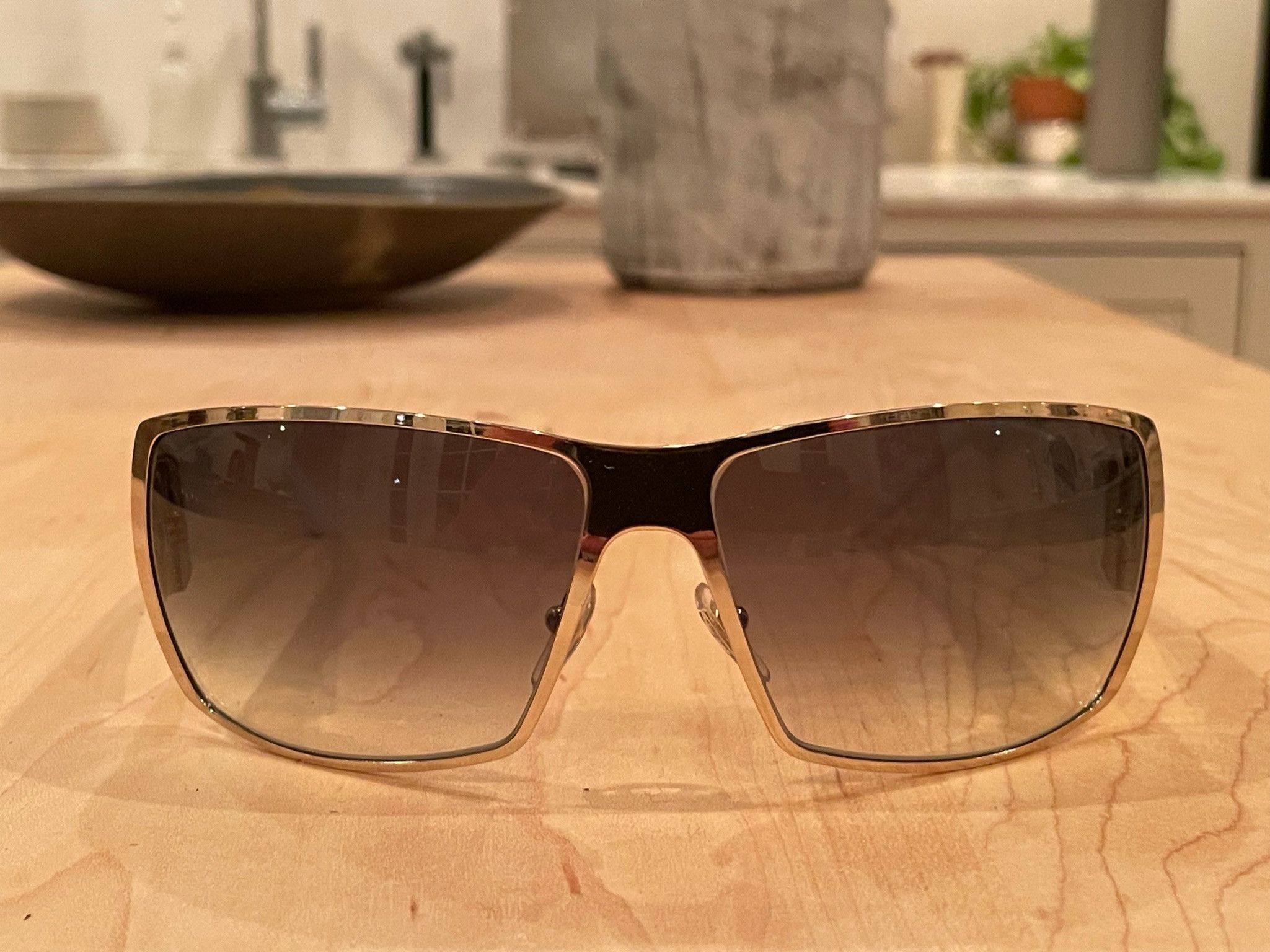 Gucci Gucci sunglasses GG 1821/S | Grailed