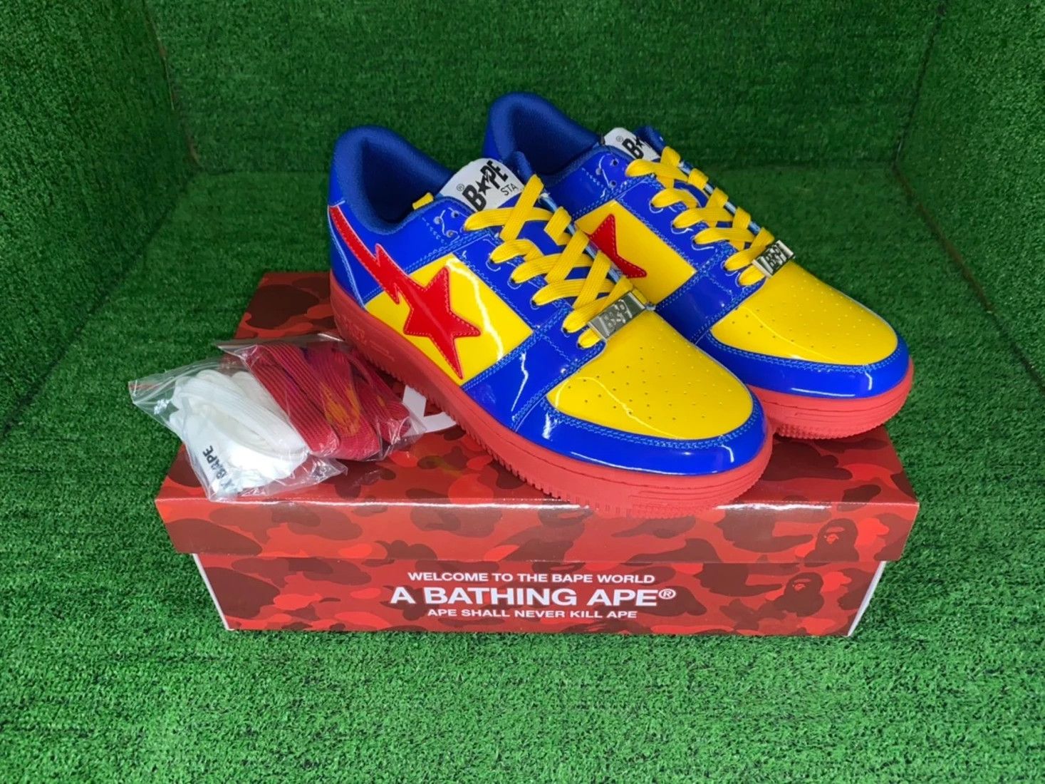 Bape × Dc Comics BAPE X DC SUPERMAN BAPE STA LOW BLUE/YELLOW/RED SIZE 6 ...