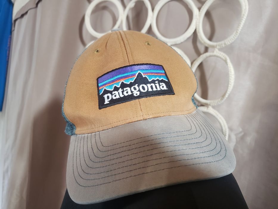 Patagonia Vintage Patagonia Embroidered Emblem Trucker Snapback hat ...