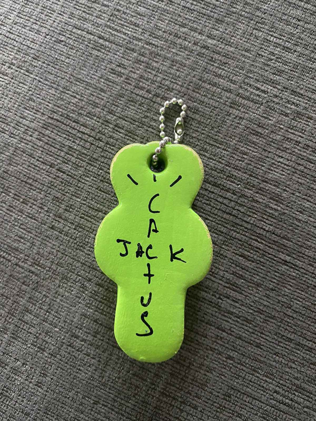 Travis Scott Travis Scott Cactus Jack Keychain Astroworld Rodeo Green ...