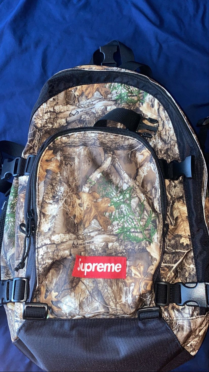 Supreme SUPREME X REALTREE CAMO BAG | Grailed