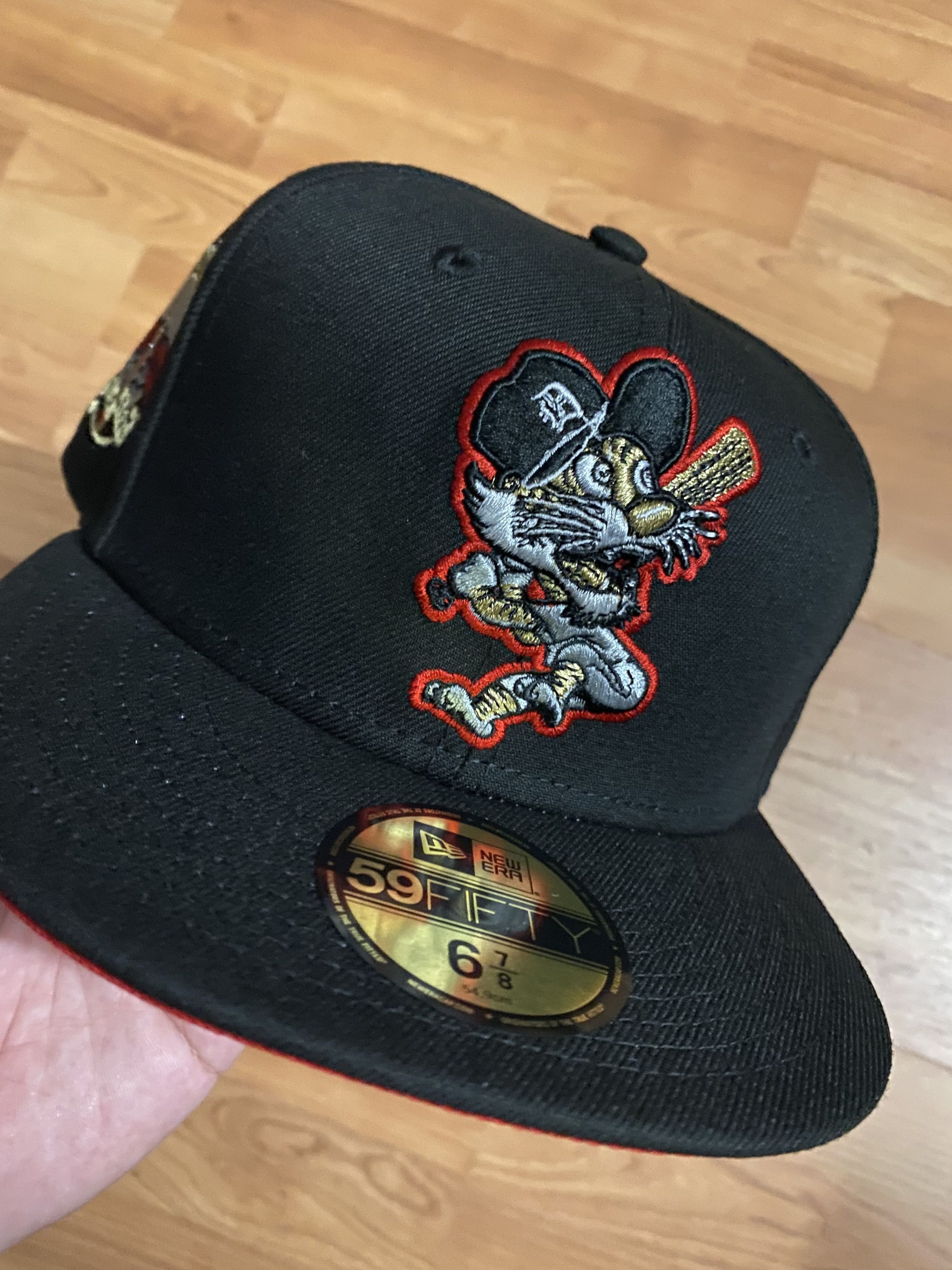 New Era ExclusiveFitted Detroit Tigers Coked Out 6 7/8 BLACK RED | Grailed