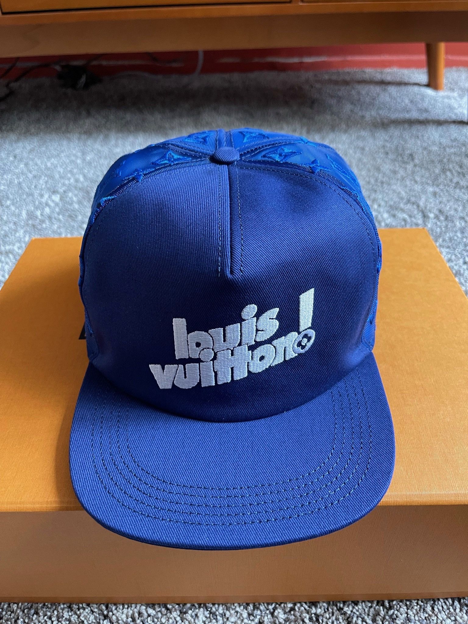 Louis Vuitton × Virgil Abloh LOUIS VUITTON EVERYDAY LV EMBROIDERED MESH ...