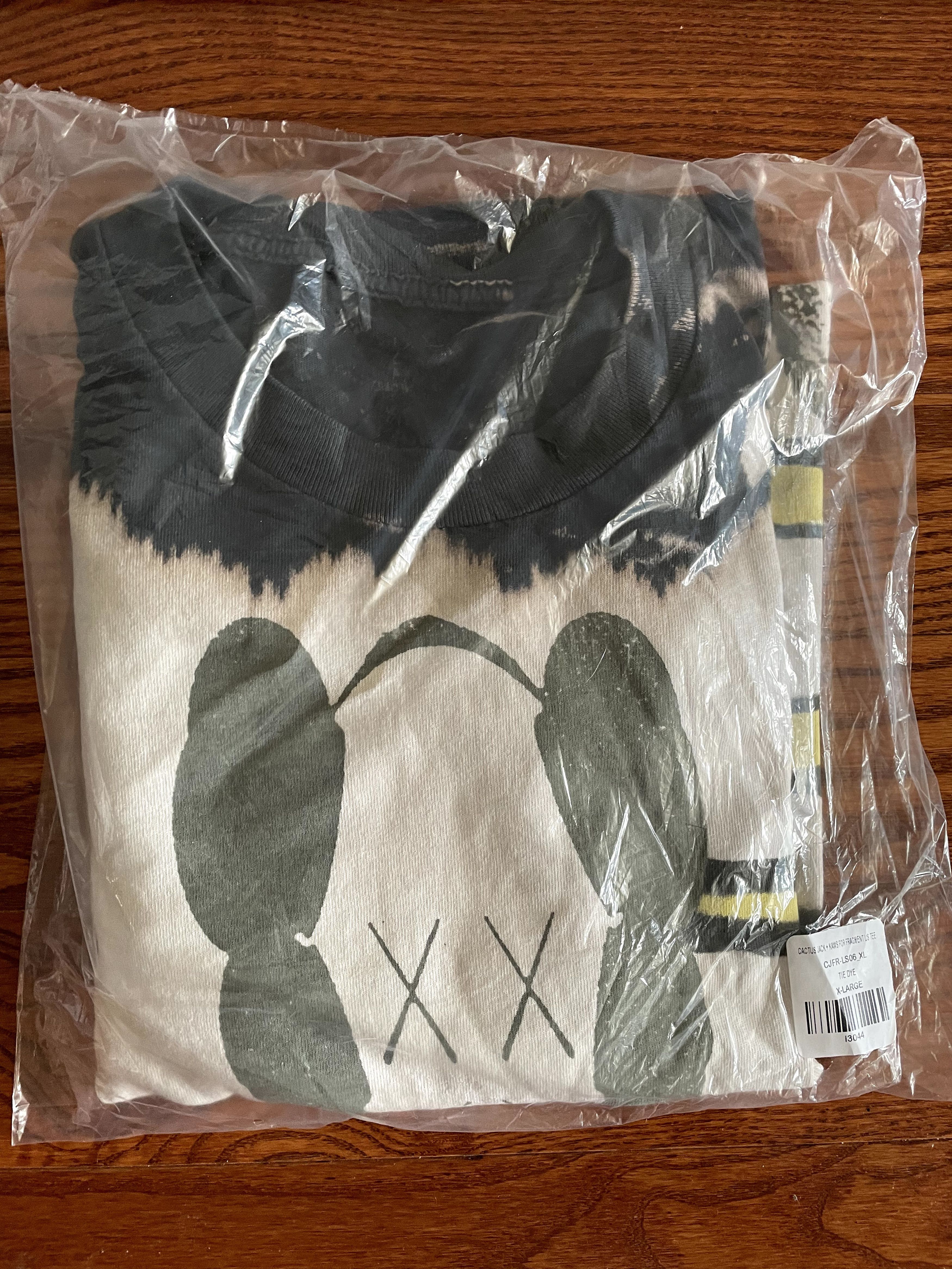 Fragment Design × Kaws × Travis Scott Cactus Jack Travis Scott Kaws ...