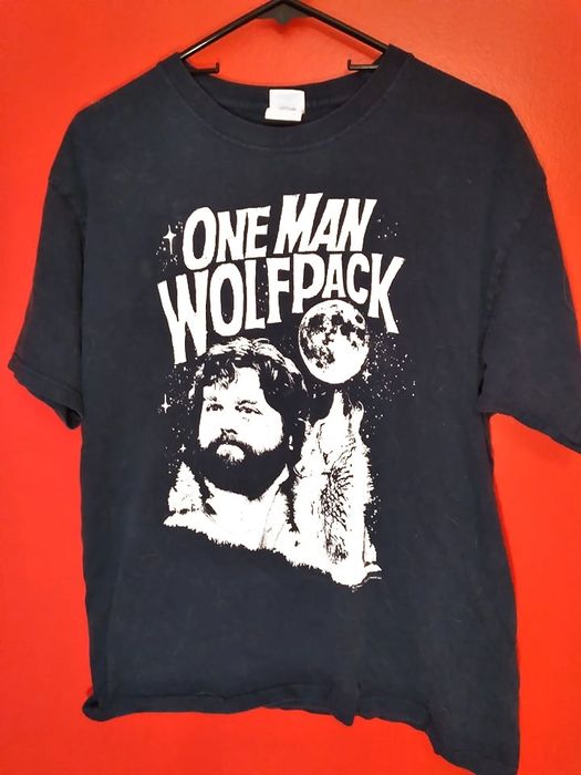 Warner Bros Warner Bros Movie One man wolfpack hangover tee shirt | Grailed