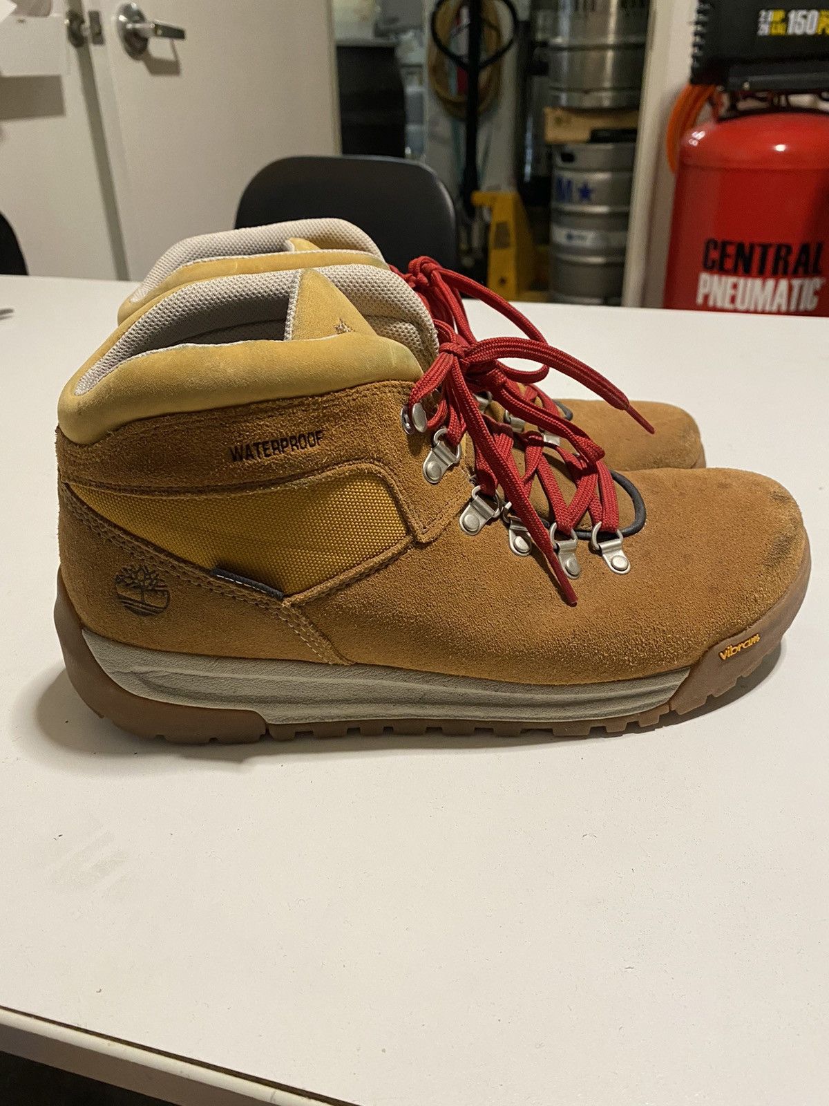 J crew timberland store