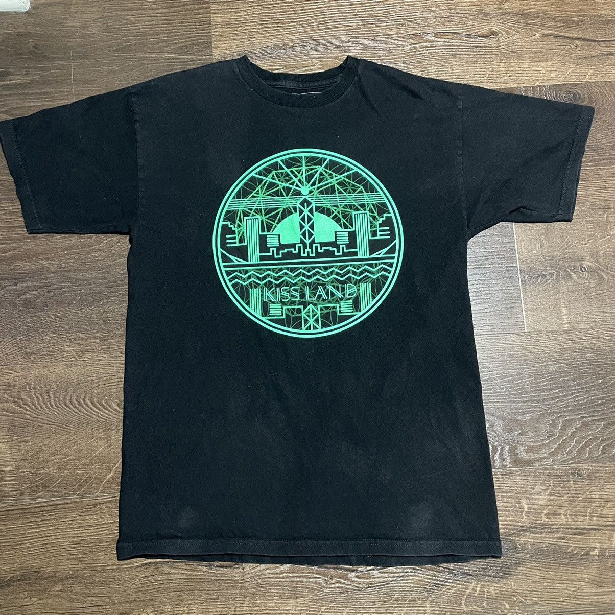 XO THE WEEKND OFFICIAL ISSUE XO KISS LAND 2013 OG TEE T-SHIRT | Grailed