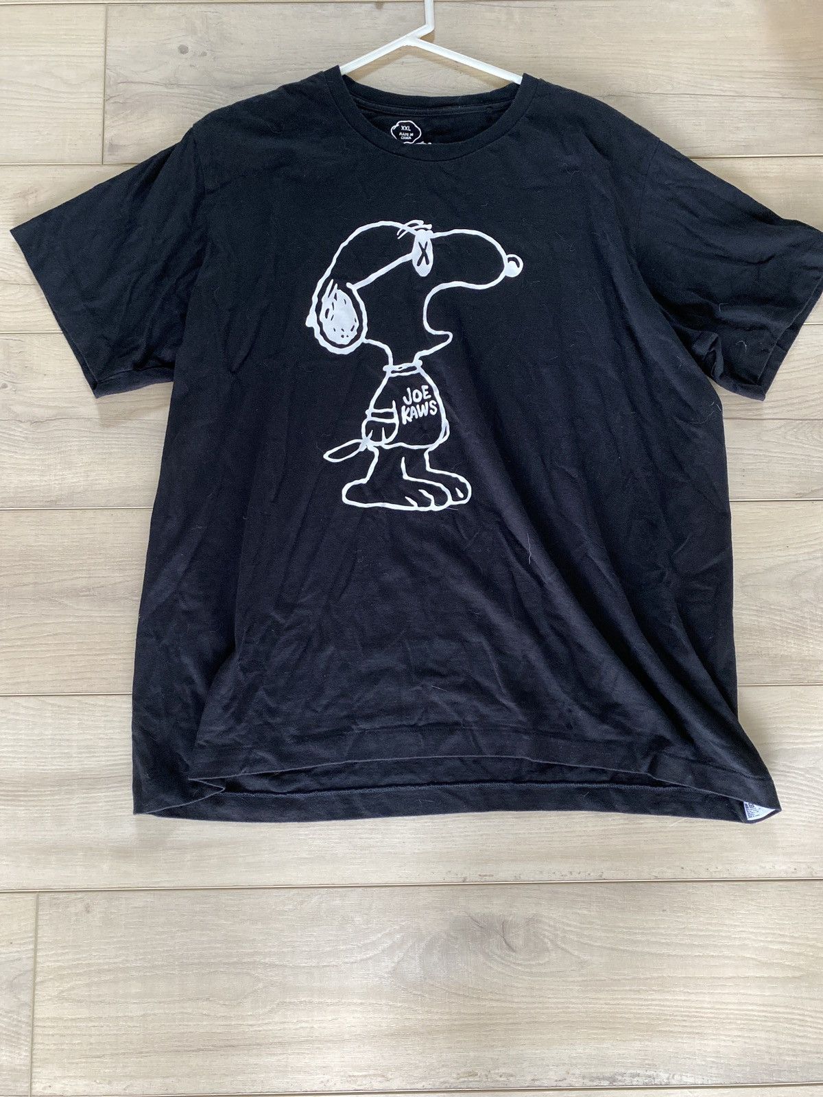 Kaws KAWS x Unqiqlo x Peanuts Joe Kaws Yawn Outline T-Shirt Black | Grailed