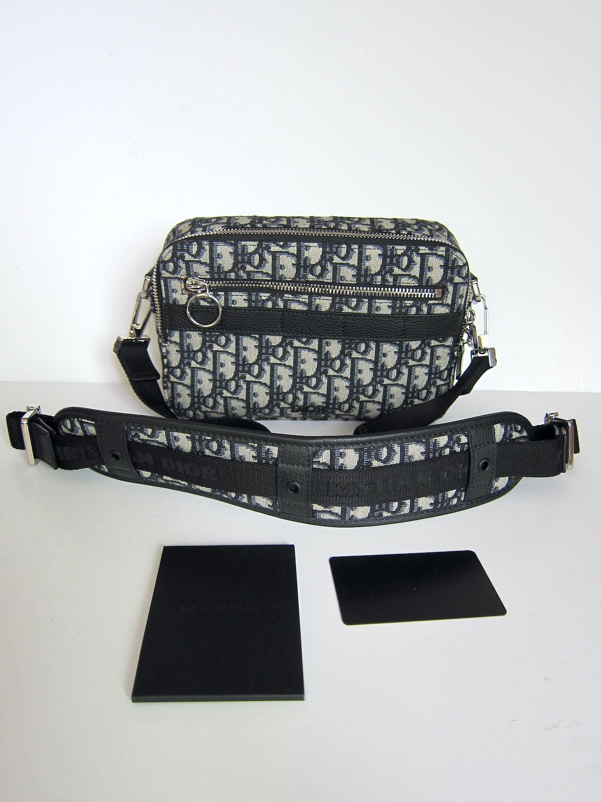 Dior OBLIQUE JACQUARD SAFARI CROSSBODY BAG | Grailed