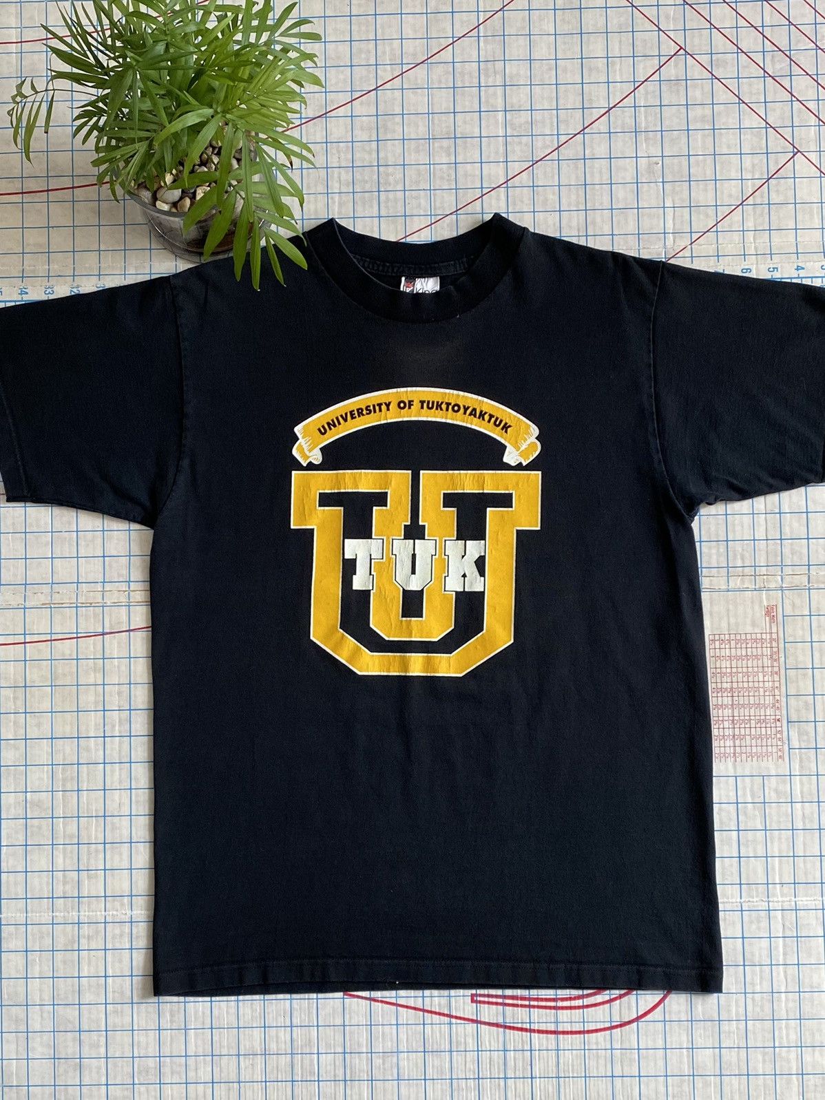 Collegiate × Humor × Vintage Vintage Tuk U University of Tuktoyaktuk ...
