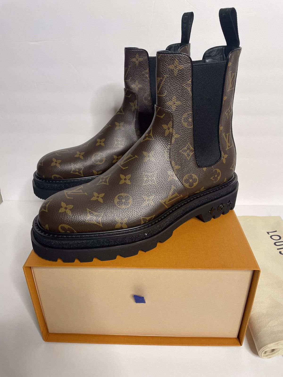 Louis Vuitton Louis Vuitton Chelsea Boots | Grailed