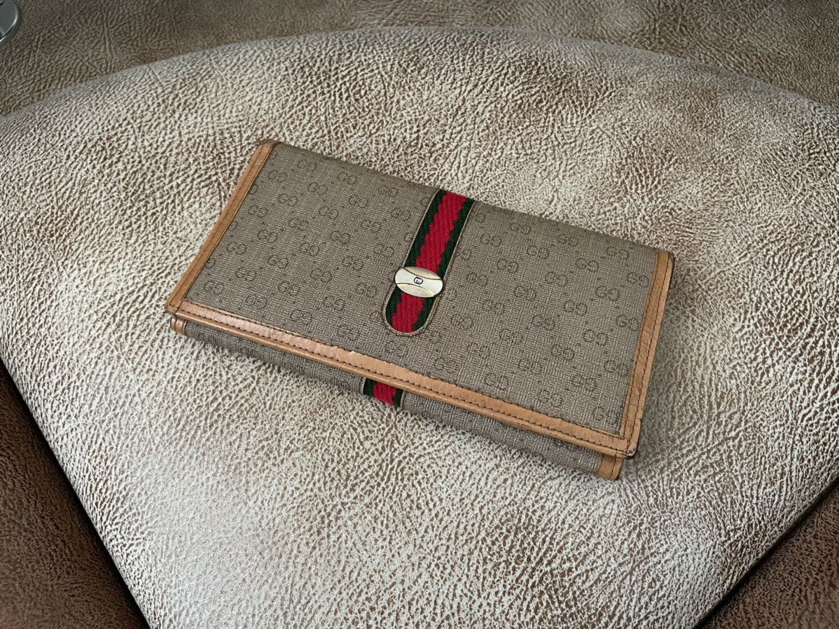 Gucci × Vintage Vintage Gucci Accessory Collection monogram wallet ...