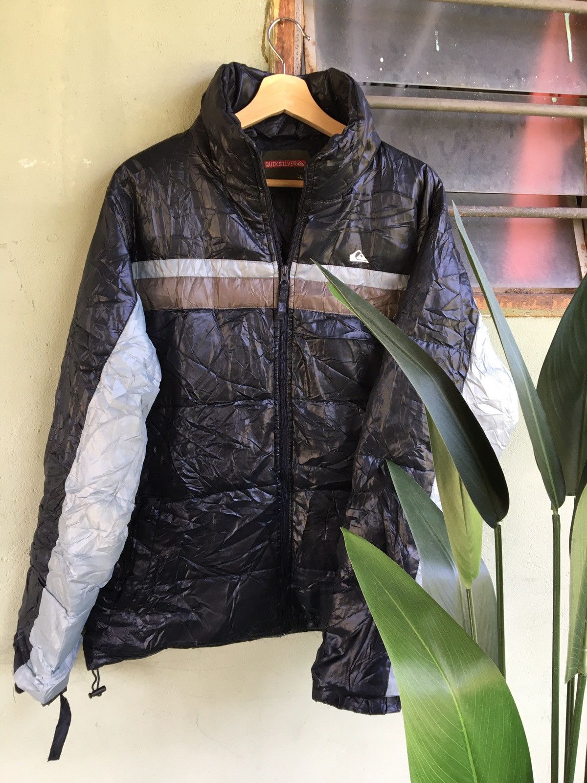 Quicksilver × Streetwear 💥RARE Quicksilver Puff Jacket Embroidery Logo ...