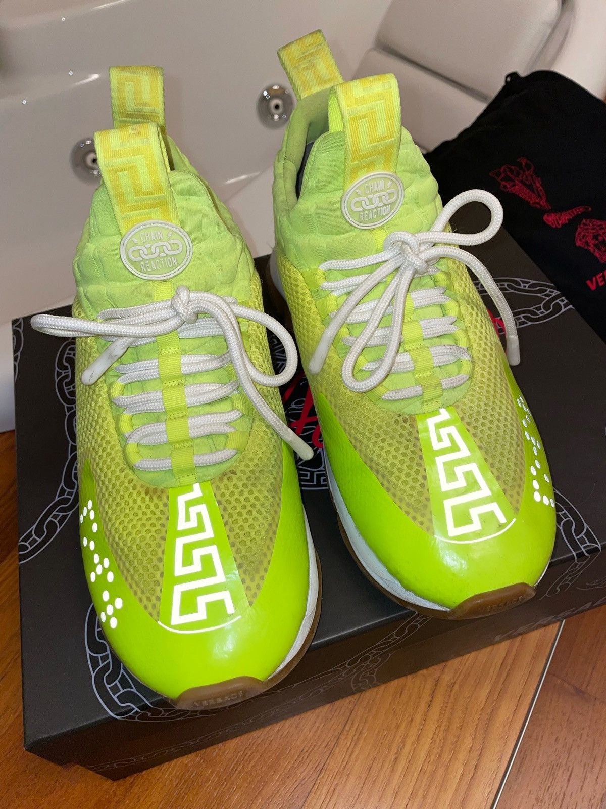 Versace VERSACE CROSS CHAINER YELLOW (chain reaction serie) T42,5 EU ...