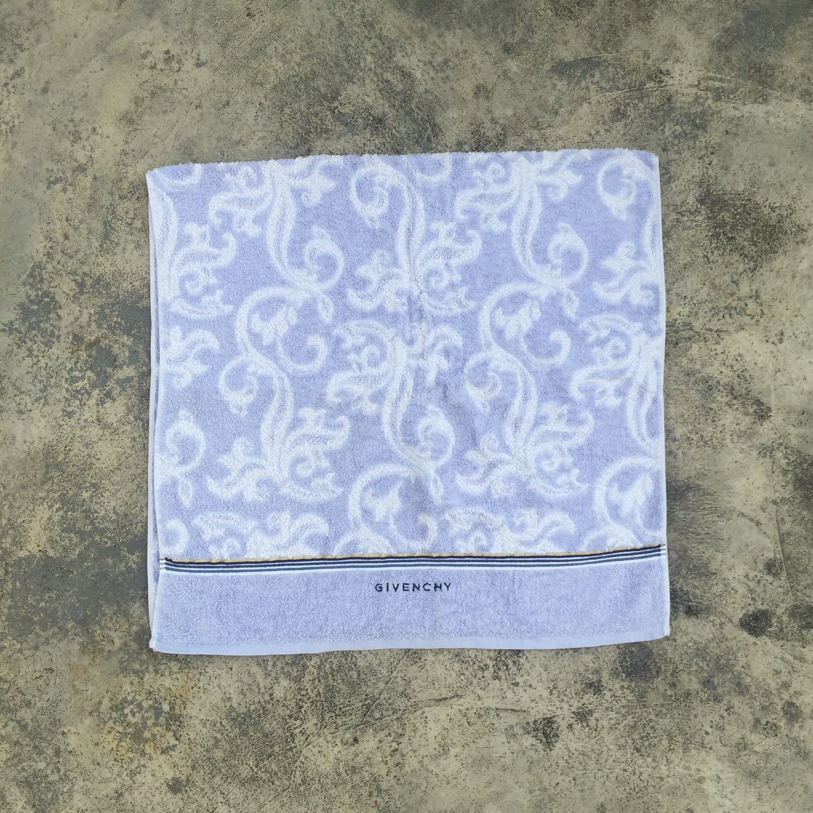 Givenchy 🔥NEED GONE TODAY🔥Givenchy Towel | Grailed