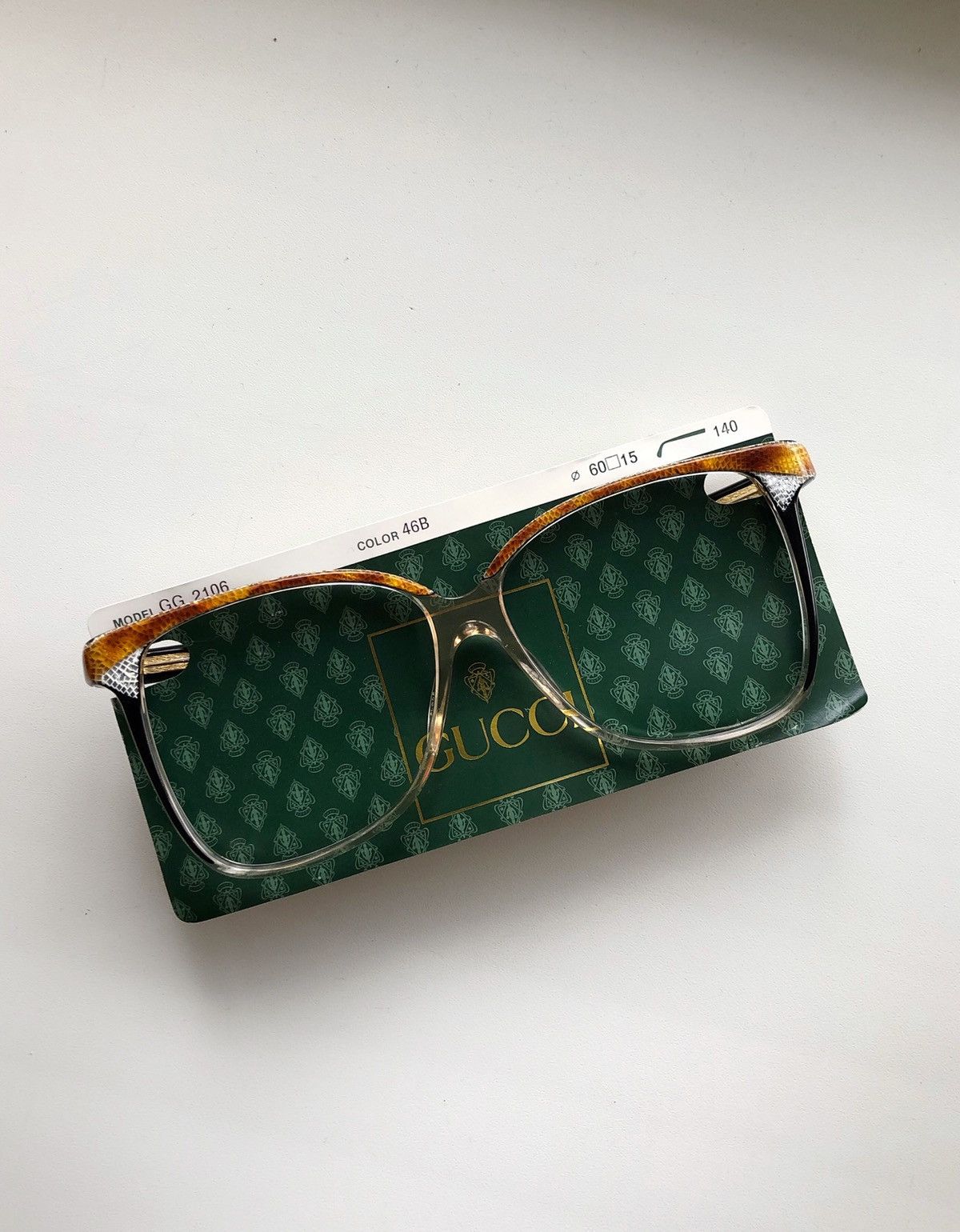 Gucci 70'S GOLD FRAME | Grailed