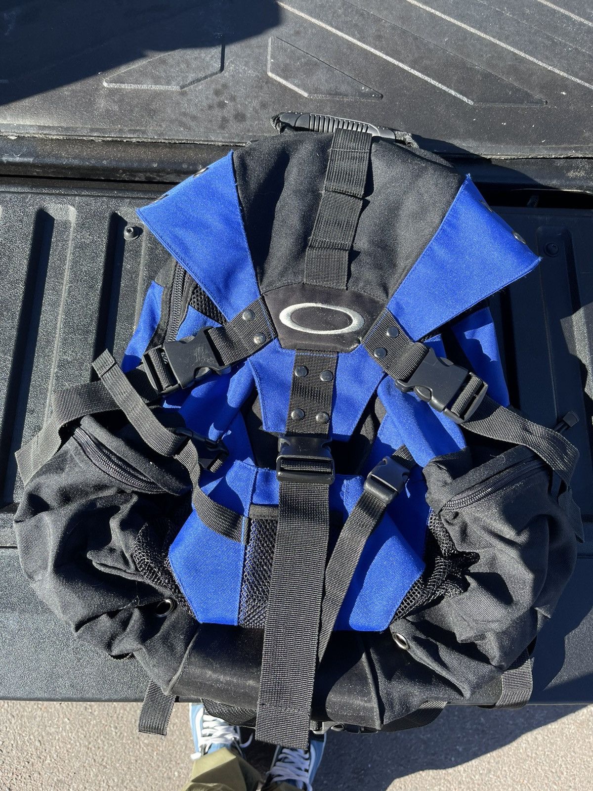 Oakley Vintage Oakley icon backpack | Grailed