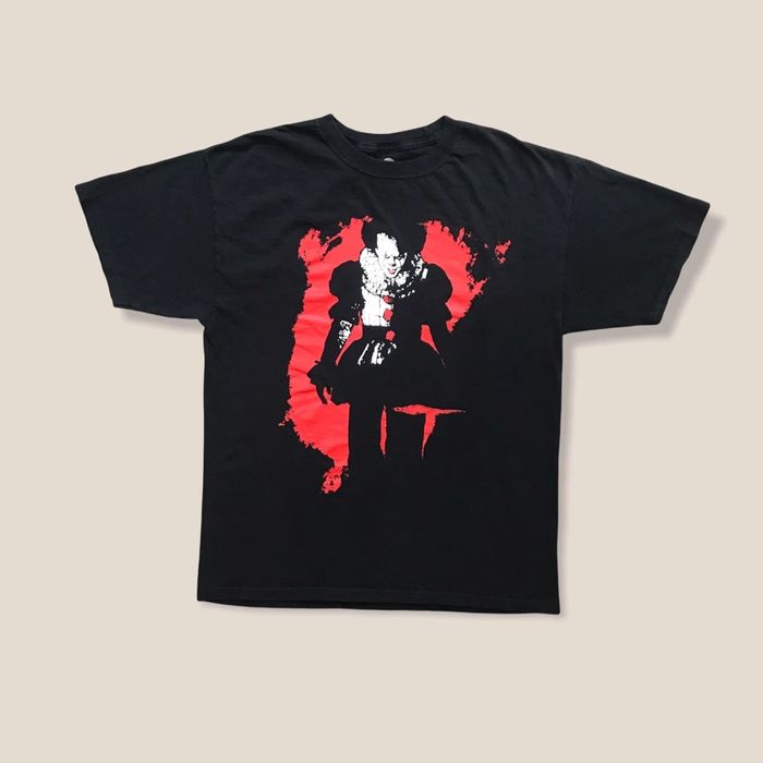 Movie 2010’s IT horror movie black t-shirt. | Grailed