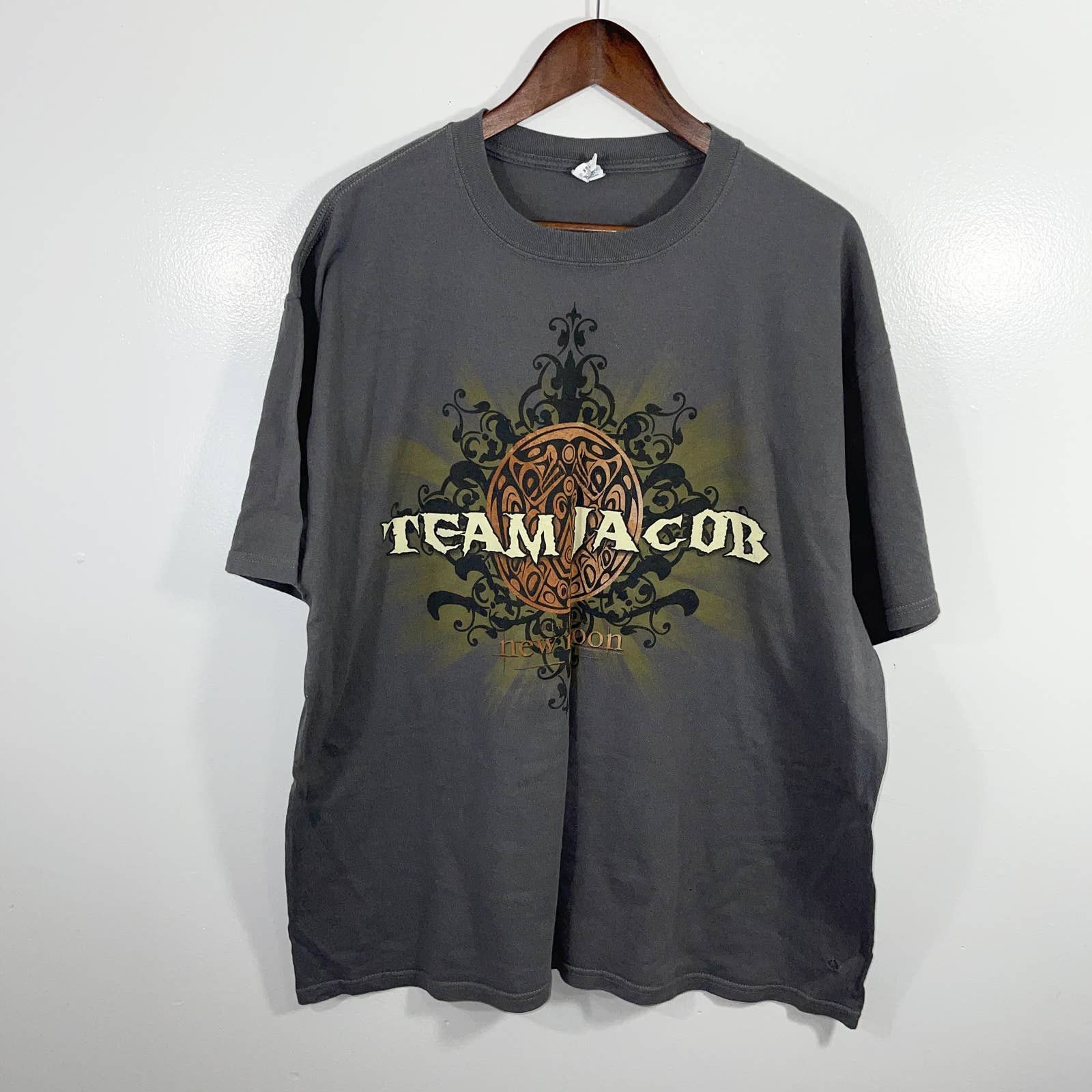 Vintage VINTAGE 2000s Twilight Team Jacob Shirt | Grailed