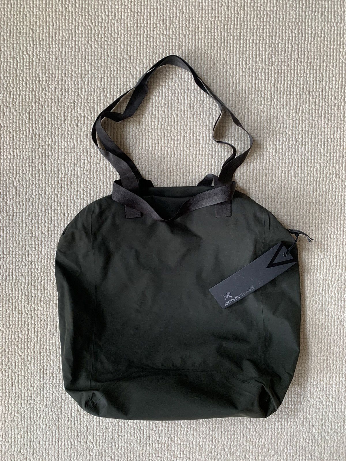 Veilance ARC’TERYX VEILLANCE SEQUE TOTE BAG | Grailed