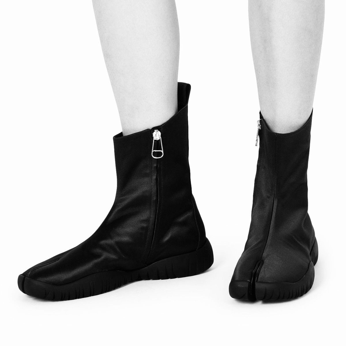 Maison Margiela Maison Margiela scuba Tabi boots 37 | Grailed