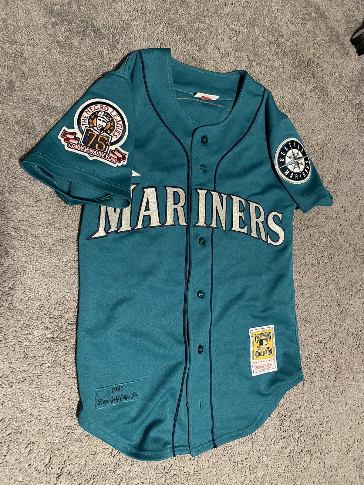 Mitchell & Ness Authentic Ken Griffey Jr Seattle Mariners 1995 Jersey ...